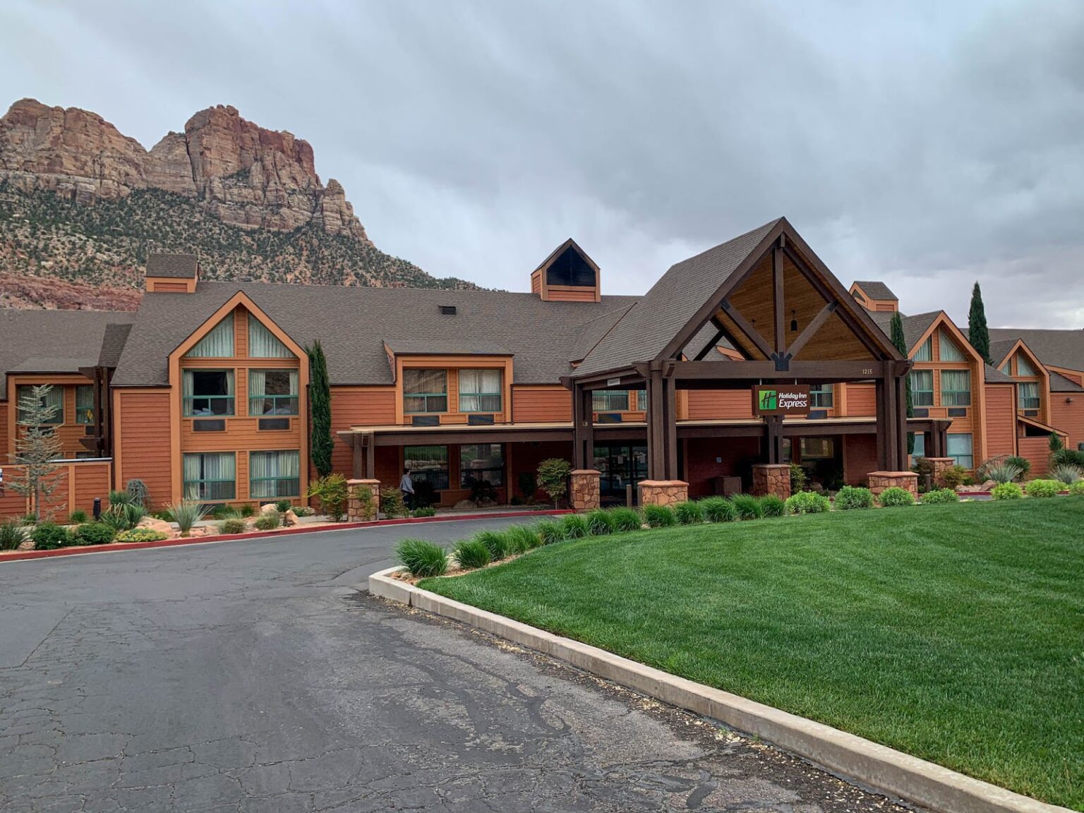 Where To Stay In Zion National Park: Best Hotels + B&B's
