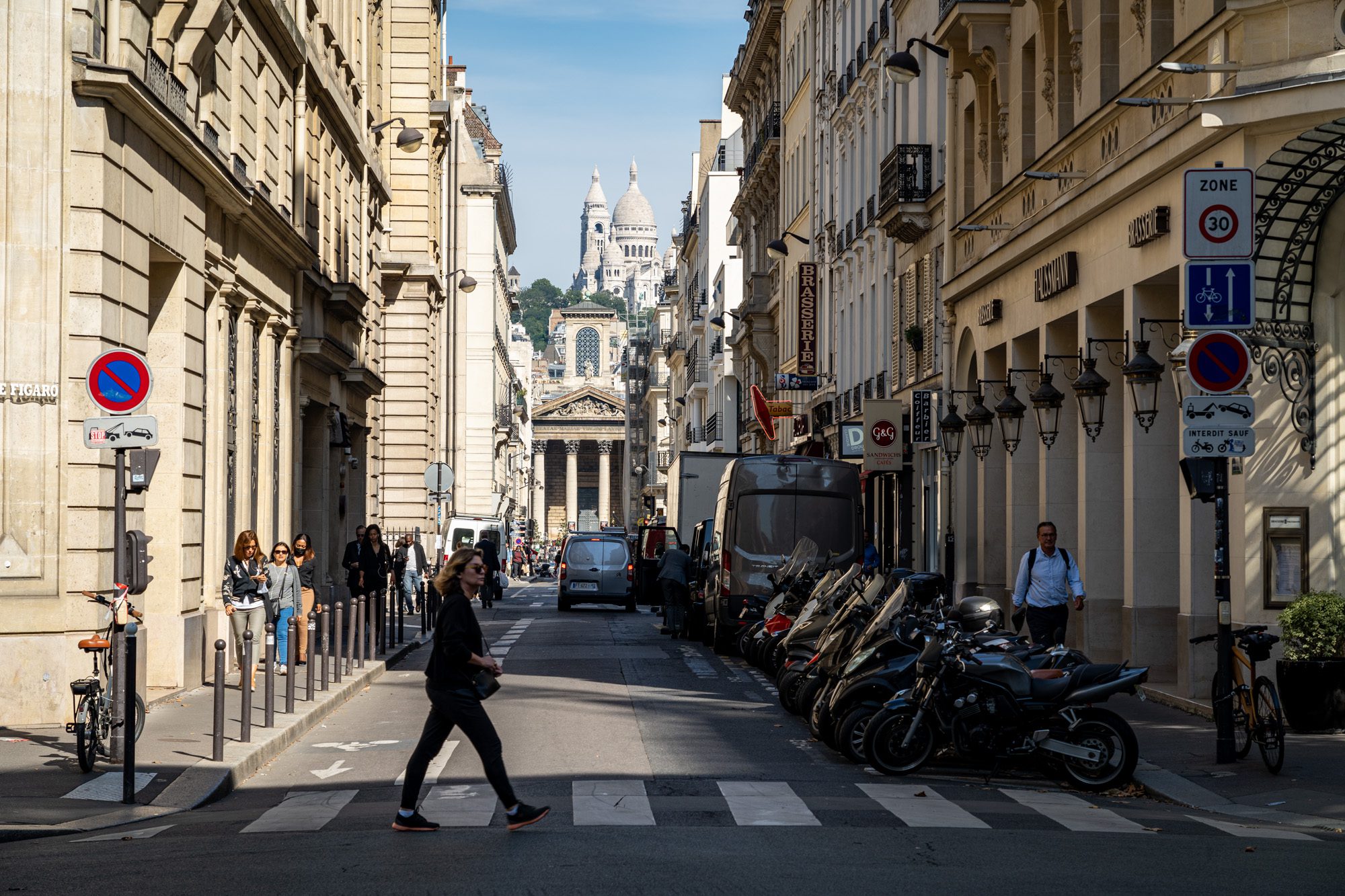 Where To Stay In Paris: A Complete Guide For First Timers