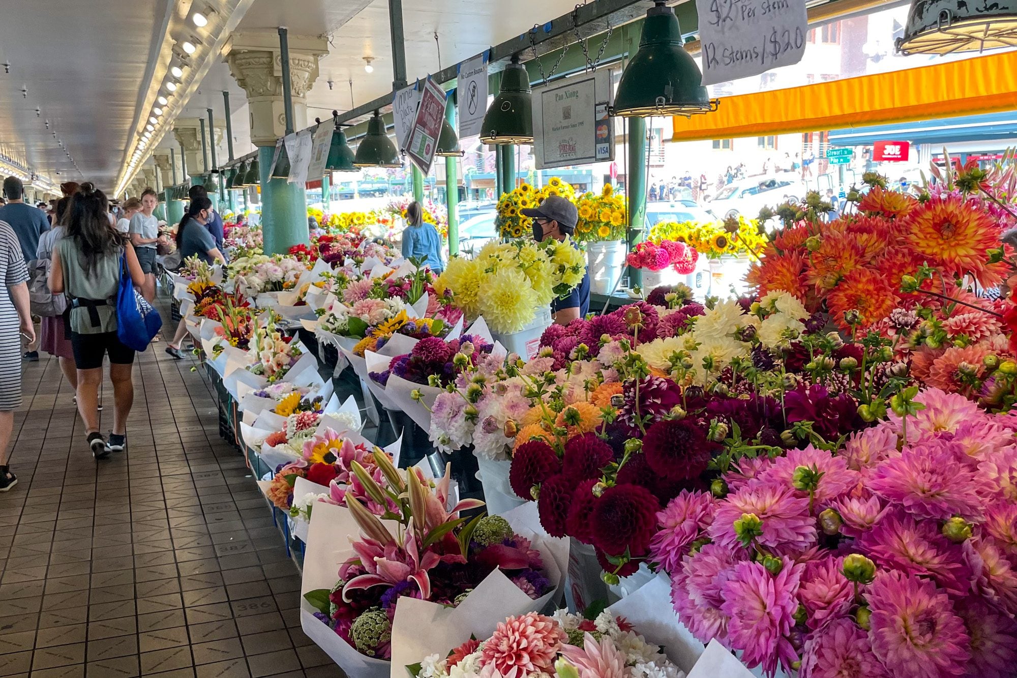 How To Spend One Amazing Day In Seattle: A Complete Guide