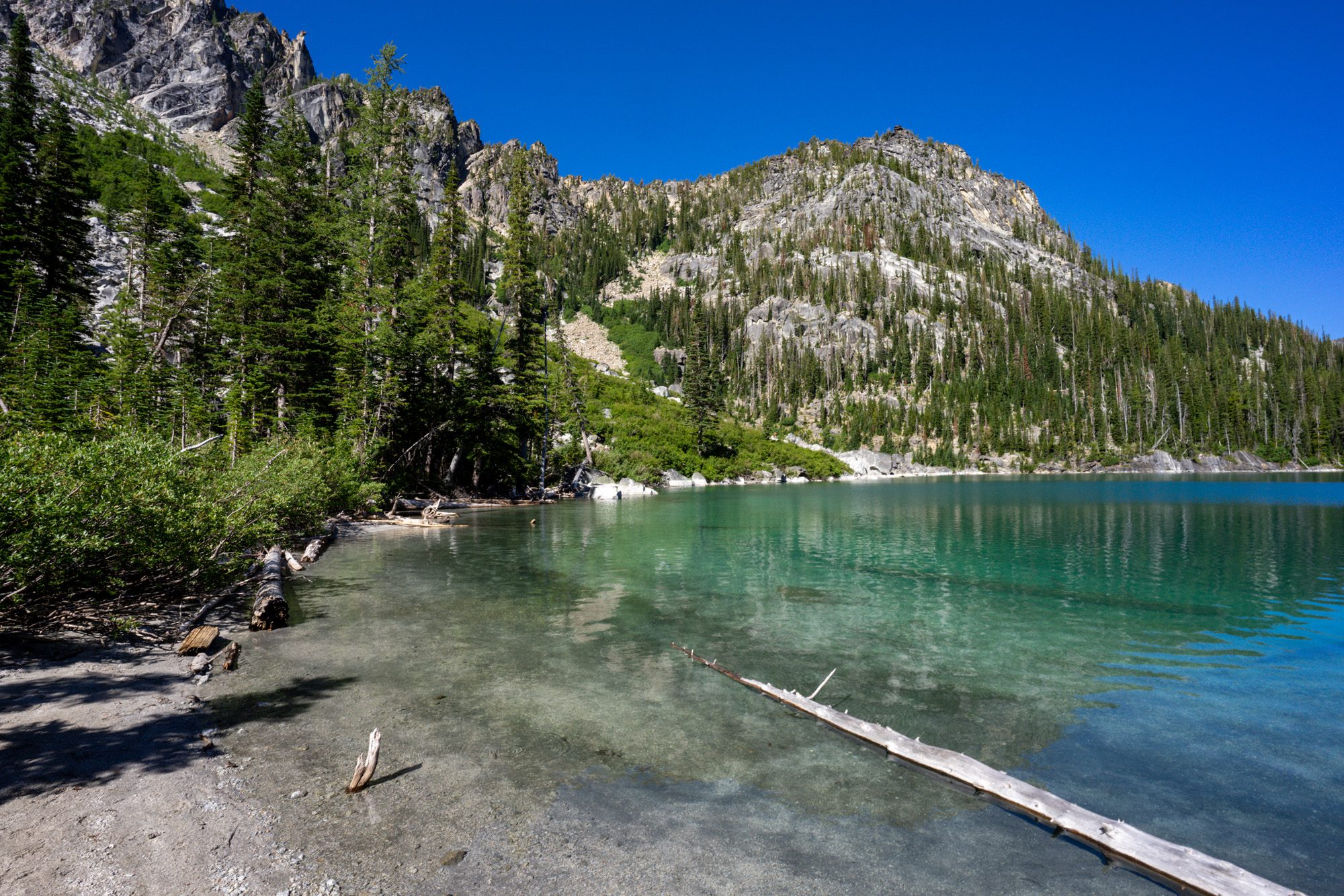 Hiking The Incredible Colchuck Lake Trail: A Complete Guide