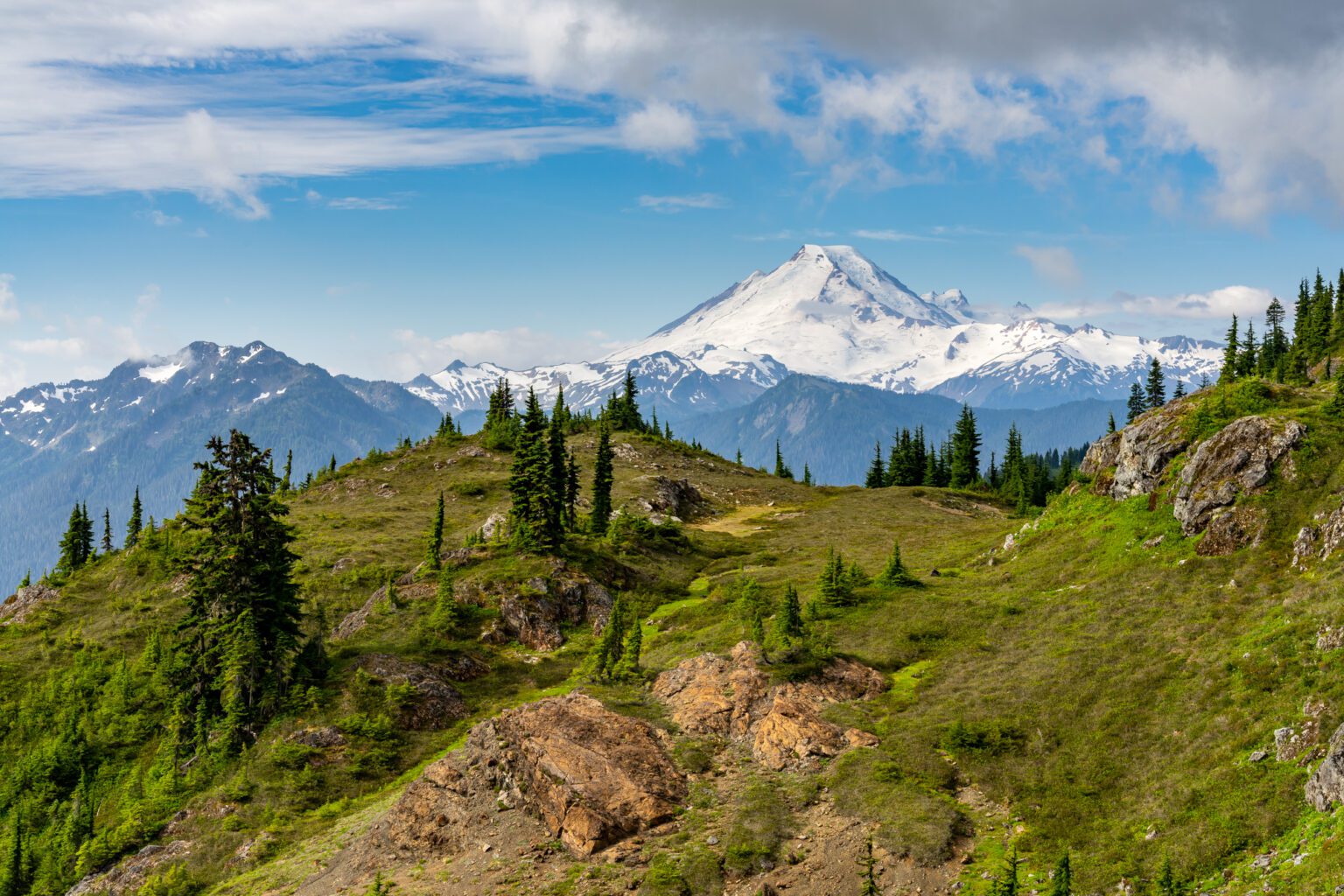 A Complete Guide To Hiking The Yellow Aster Butte Trail