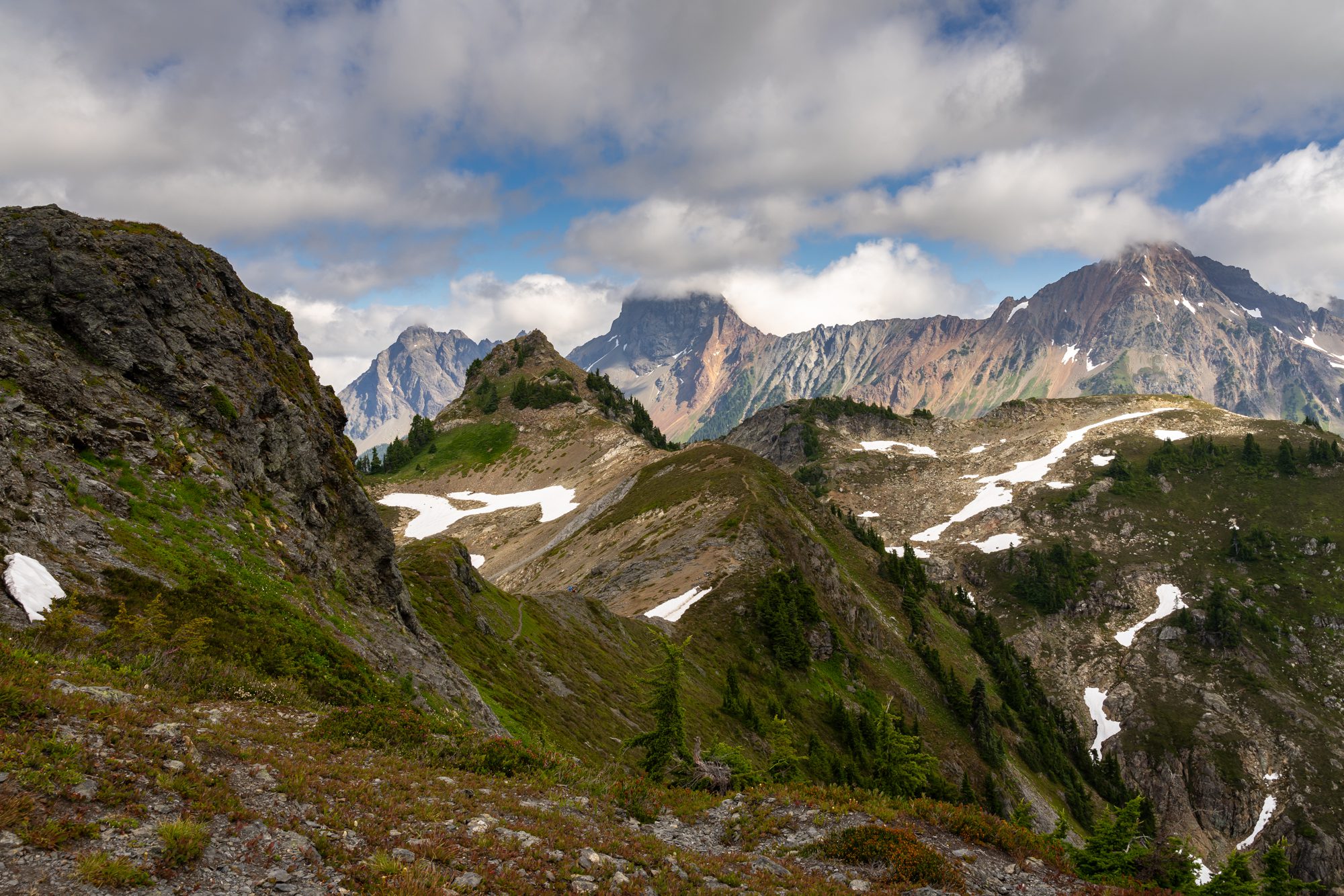 A Complete Guide To Hiking The Yellow Aster Butte Trail