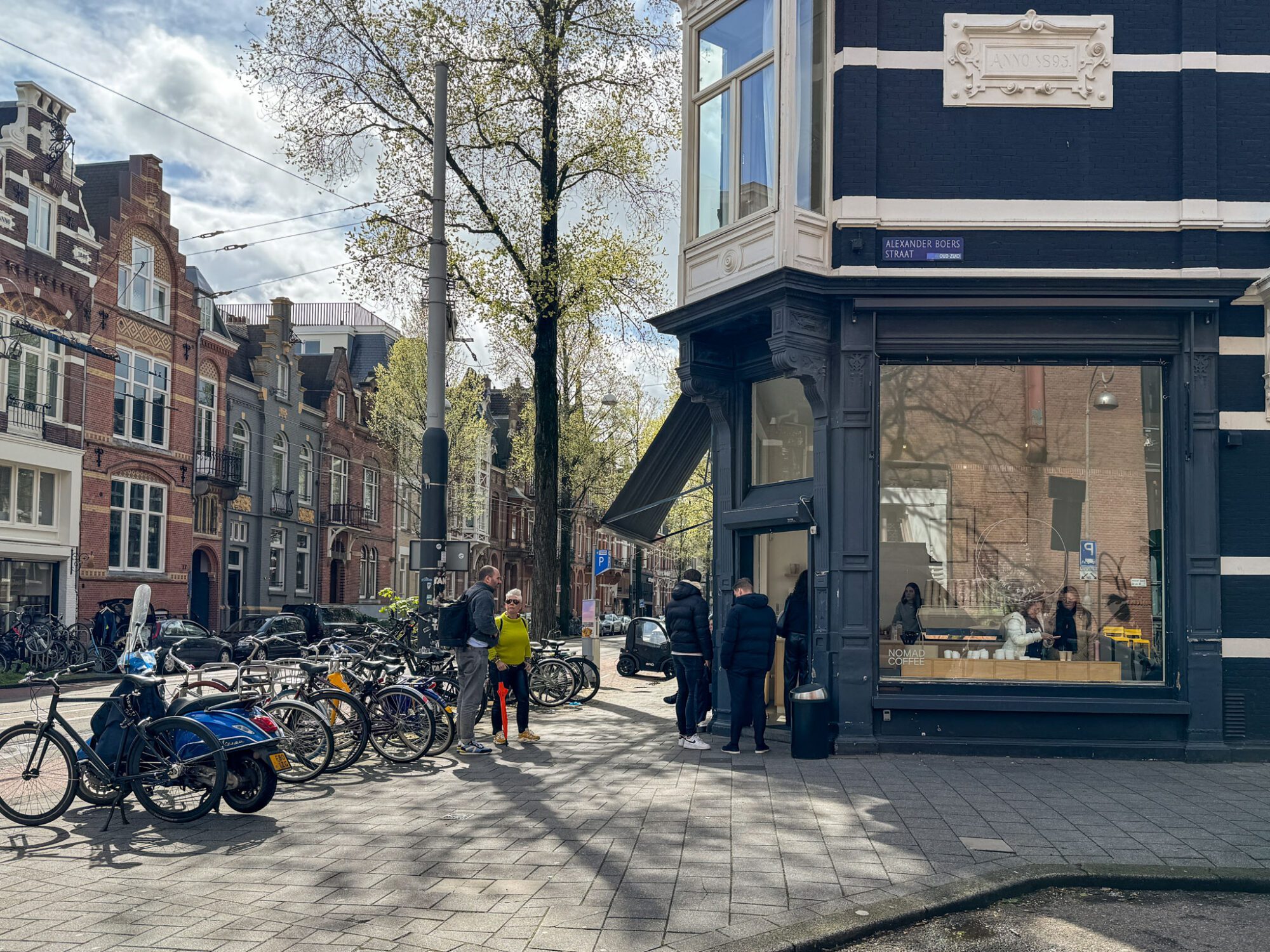 Where To Stay In Amsterdam: Complete Guide For First Timers