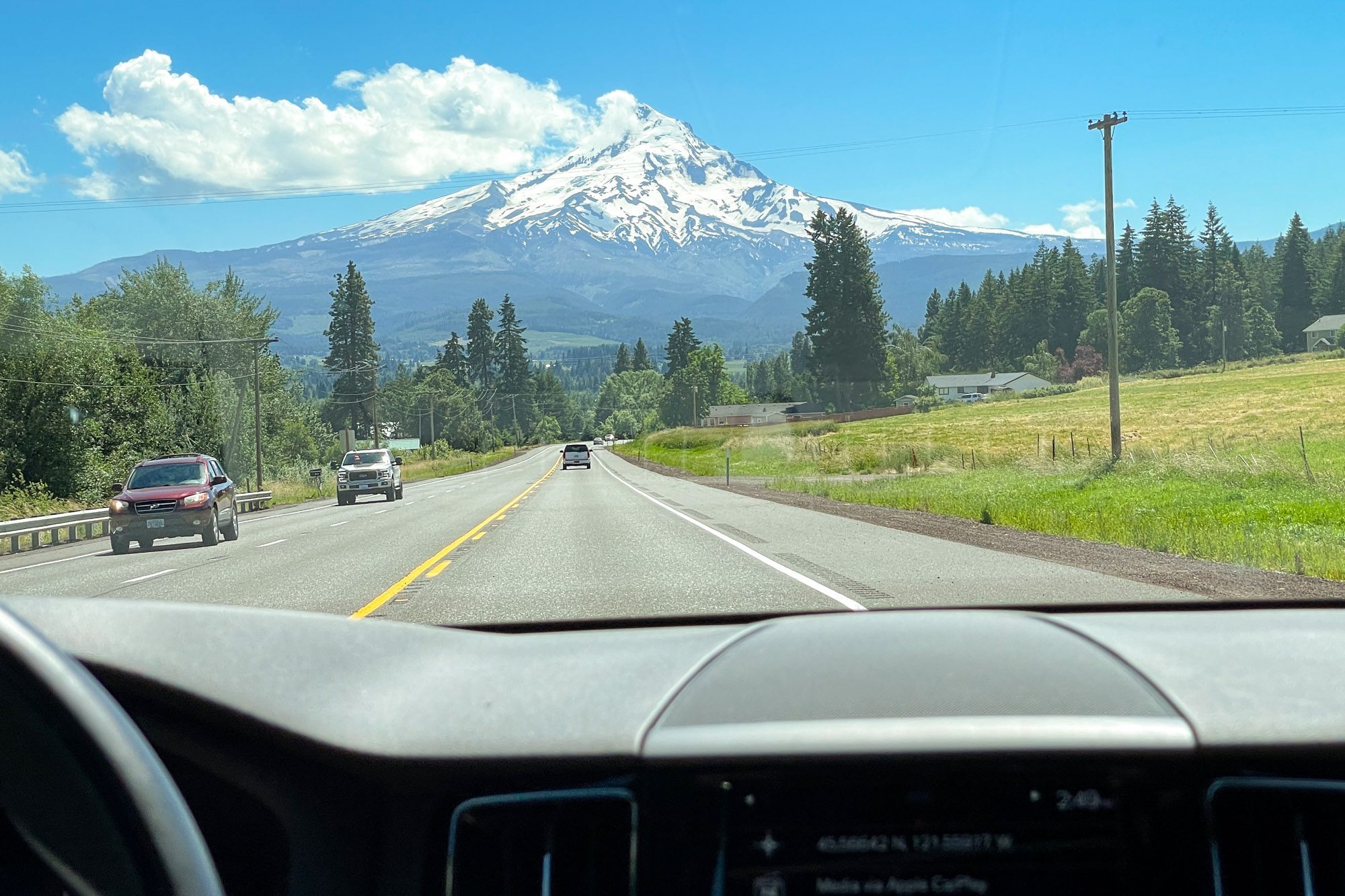How To Hike The Amazing Tamanawas Falls Trail In Oregon