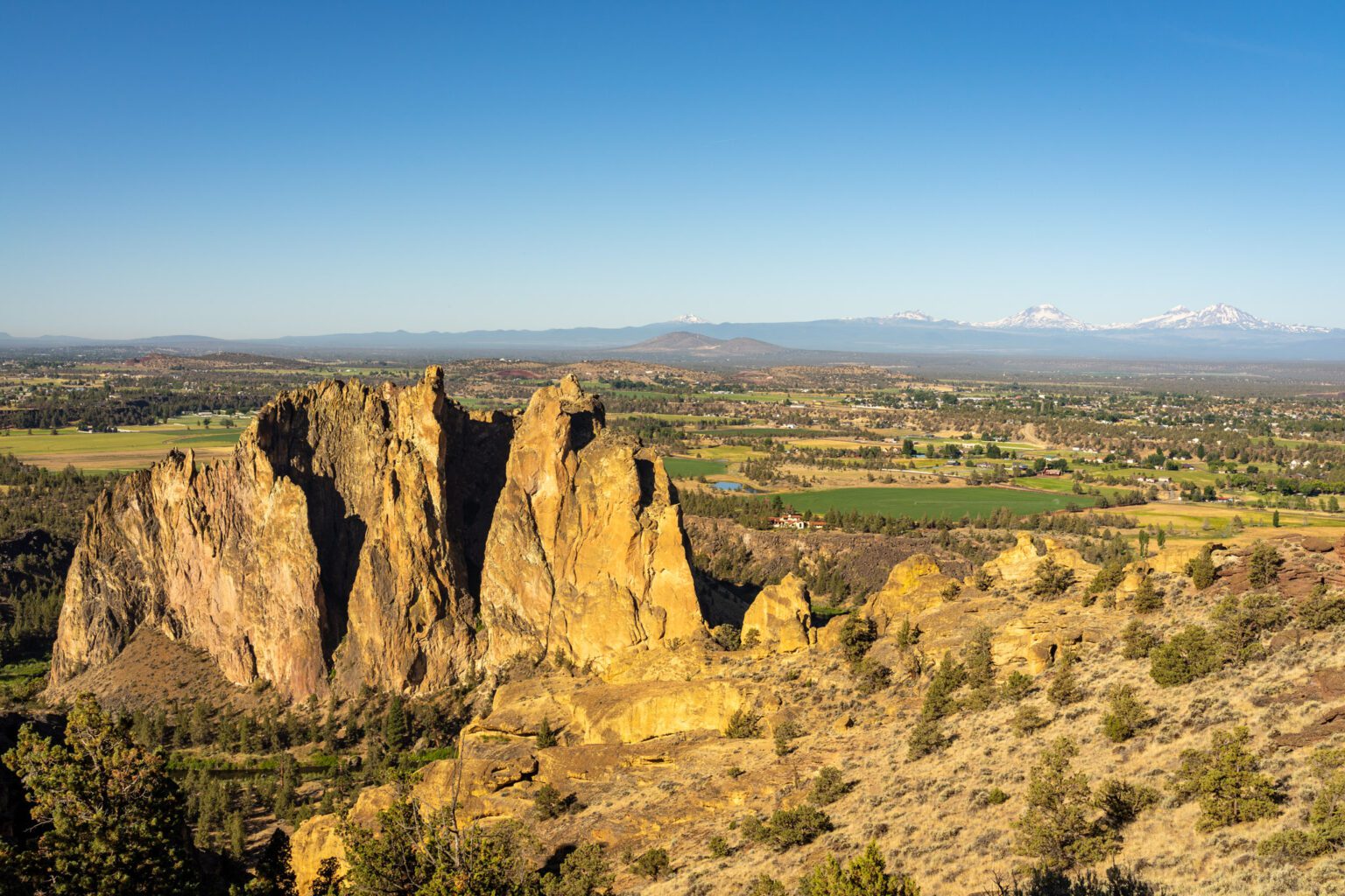 Hiking In Oregon: A Complete Guide For First Timers